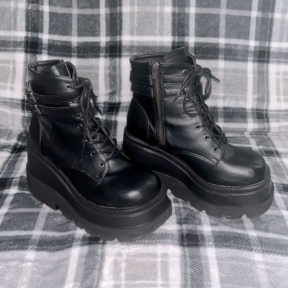 Demonia | Shoes | Demonia Shaker 52 Platform Ankle Boots | Poshmark